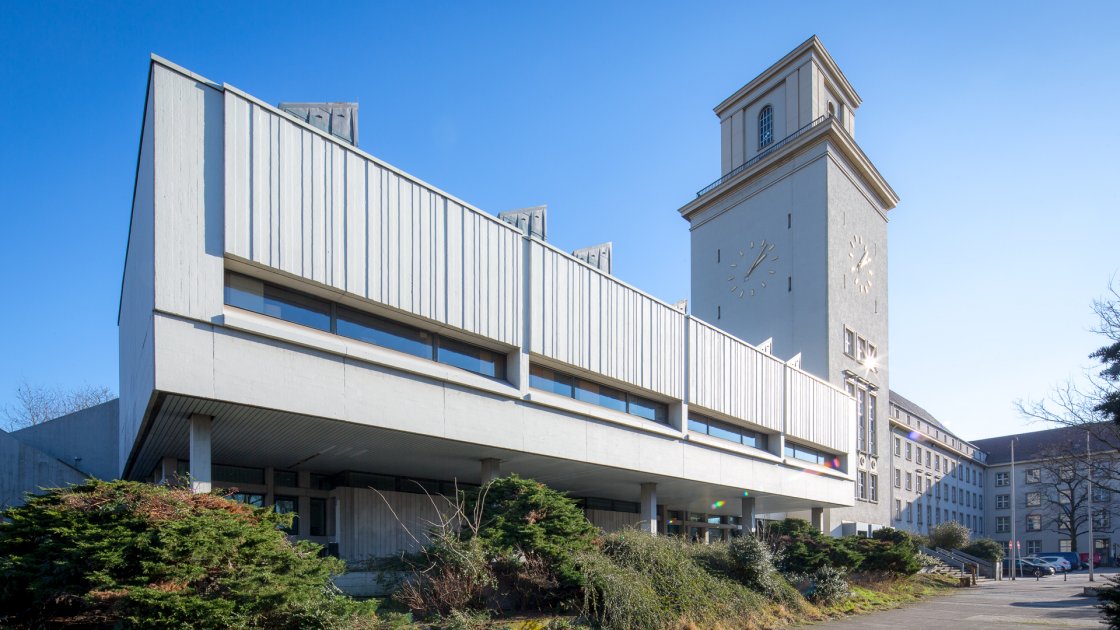 Schindler 5000 Plus - Powerful elevator replacement | Schindler UAE & MENA